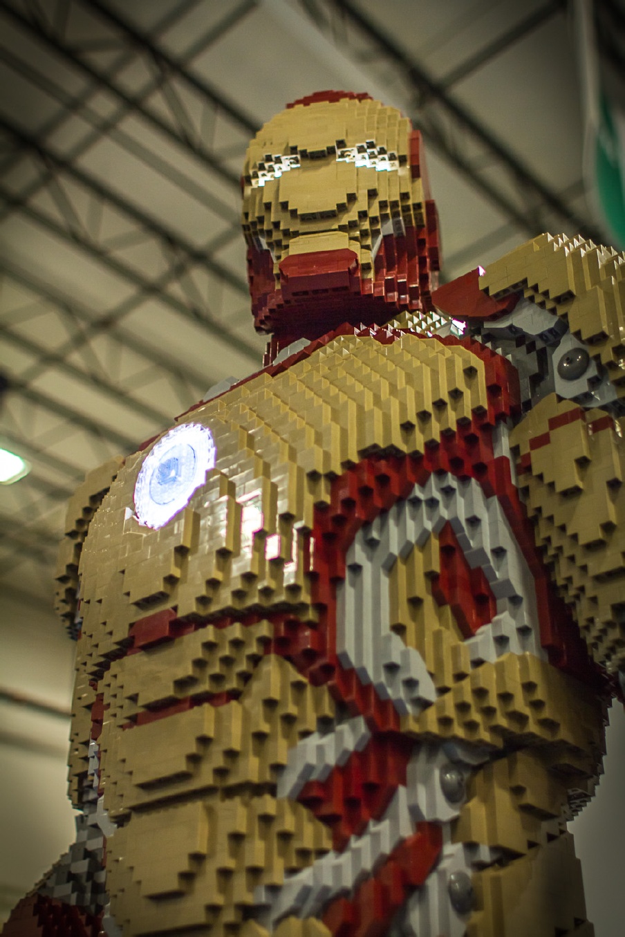 Iron Man Minecraft Statue