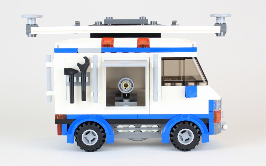 Review: 70811 The Flying Flusher - FBTB