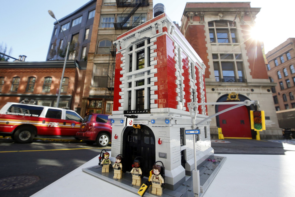LEGO Ghostbusters 75827 Firehouse Headquarters Interior Revealed - FBTB
