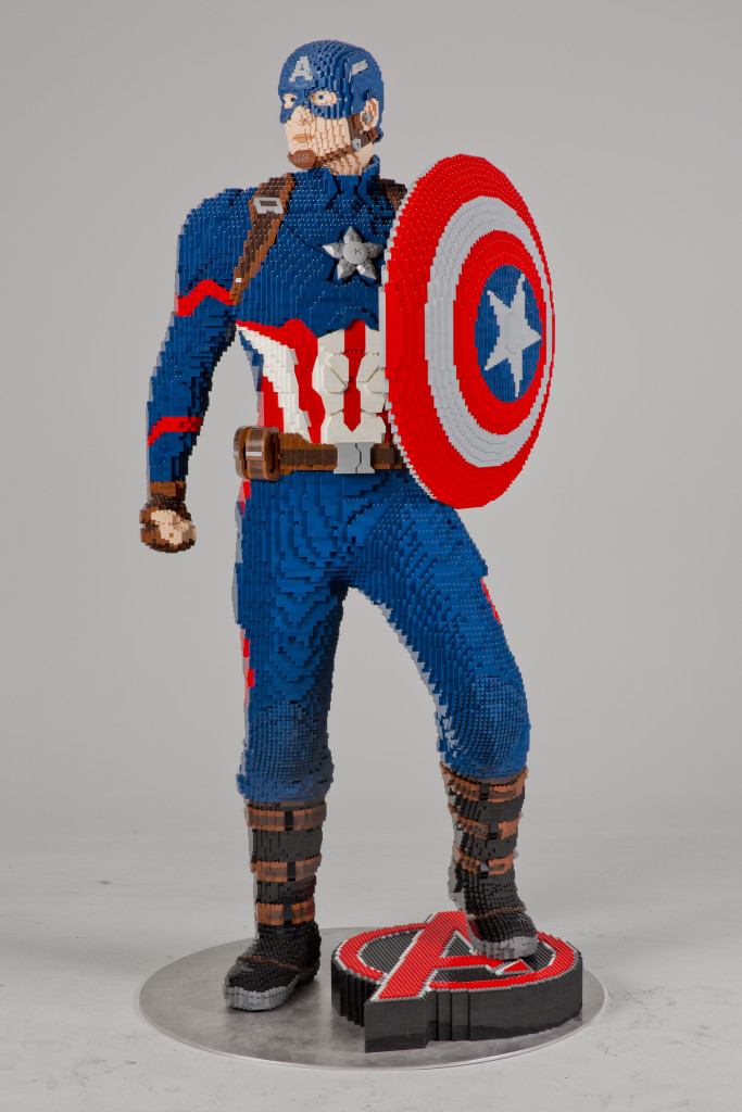 [SDCC] LEGO Life-Sized Models, Minifigure Giveaway Details - FBTB