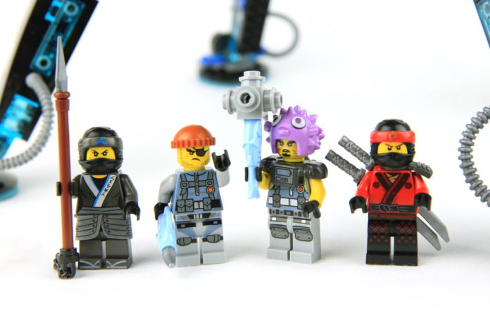 Review: 70611 Water Strider - FBTB