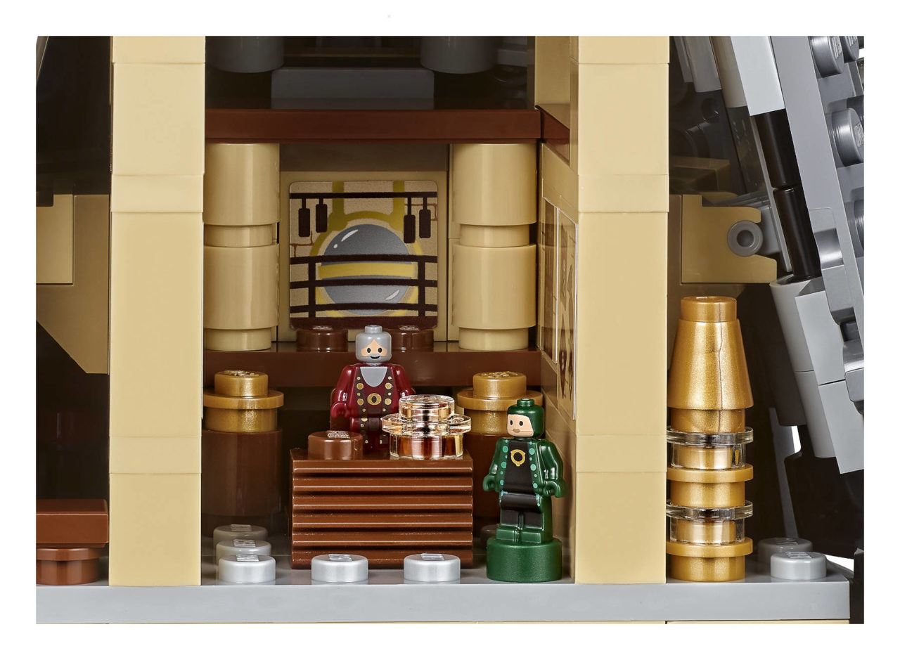 LEGO Reveals Gigantic Microscale Hogwarts Castle - FBTB